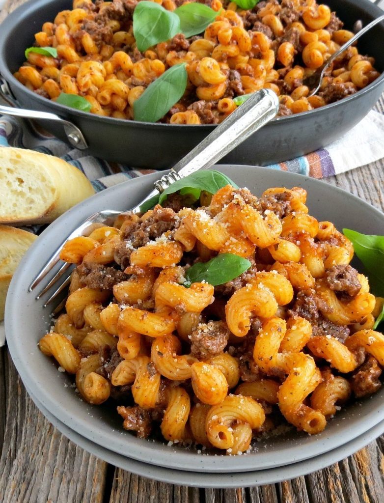 Easy Homemade Beef and Tomato Goulash Recipe