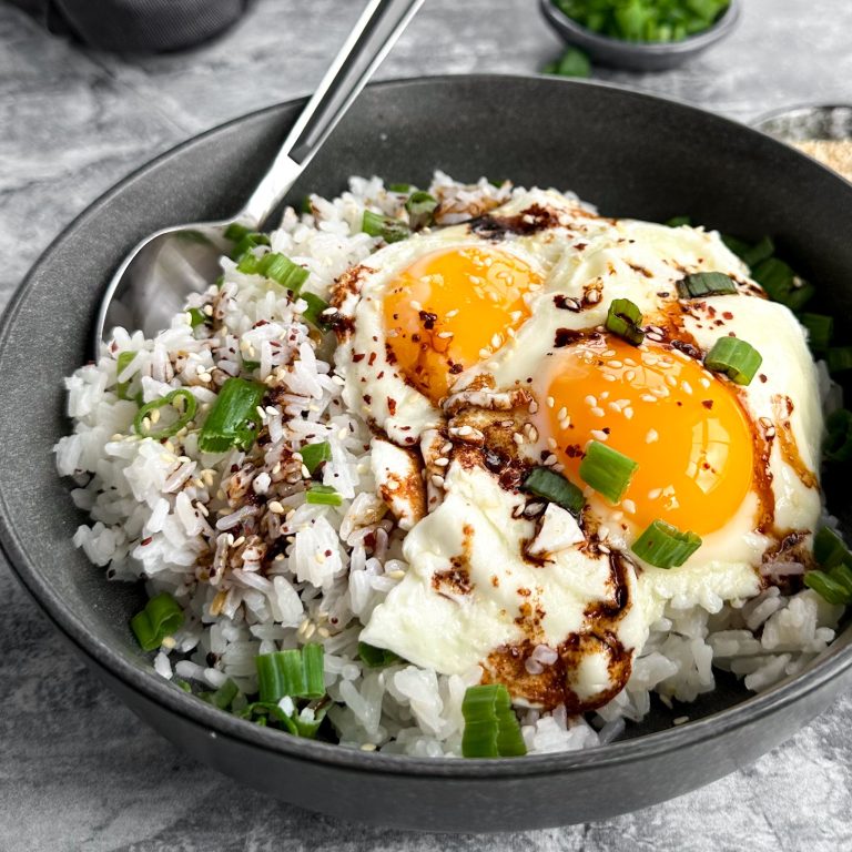 White Rice And Eggs | Simple & Delicious