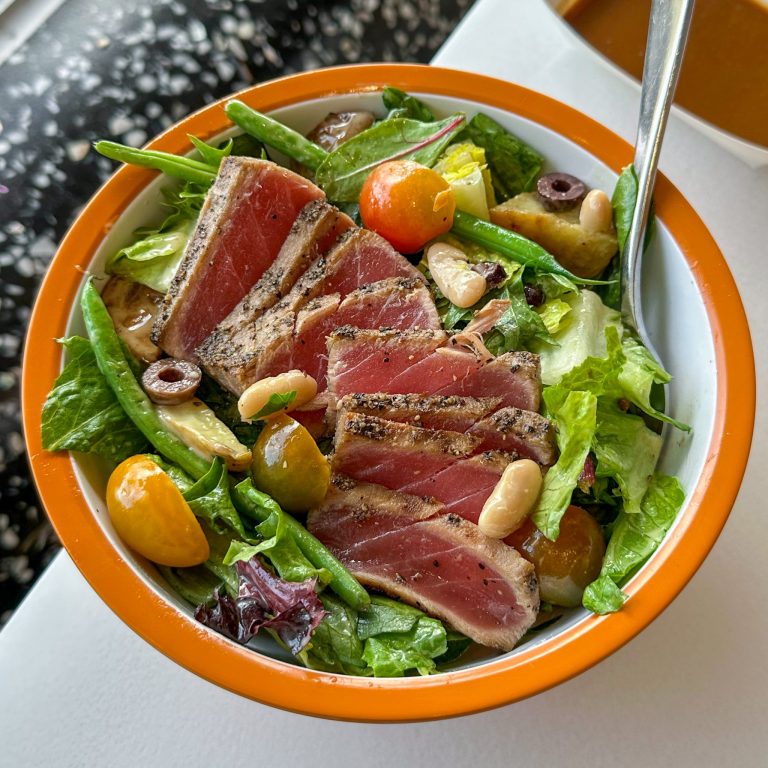 Healthy Food At Disney World | Best Salads 2025